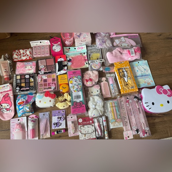 Sanrio | Accessories | Sanrionwt The Ultimate Character Beauty Bundle ...